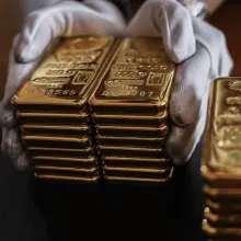 Gold Holds Four-Day Gain on Haven Demand and Dovish Fed Comments ...